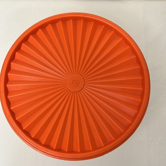 Tupperware | Kitchen | Tupperware Orange Extra Large Snap Seal Lid ...